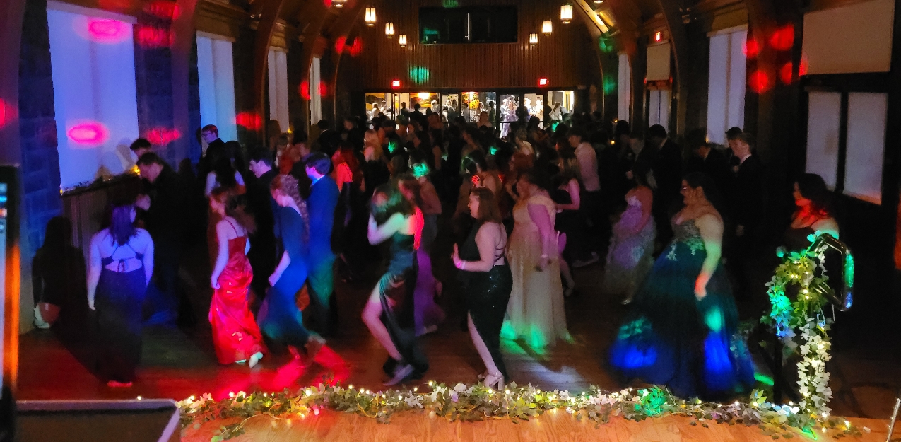 Portland Prom DJ School Dance DJs - PRO DJs